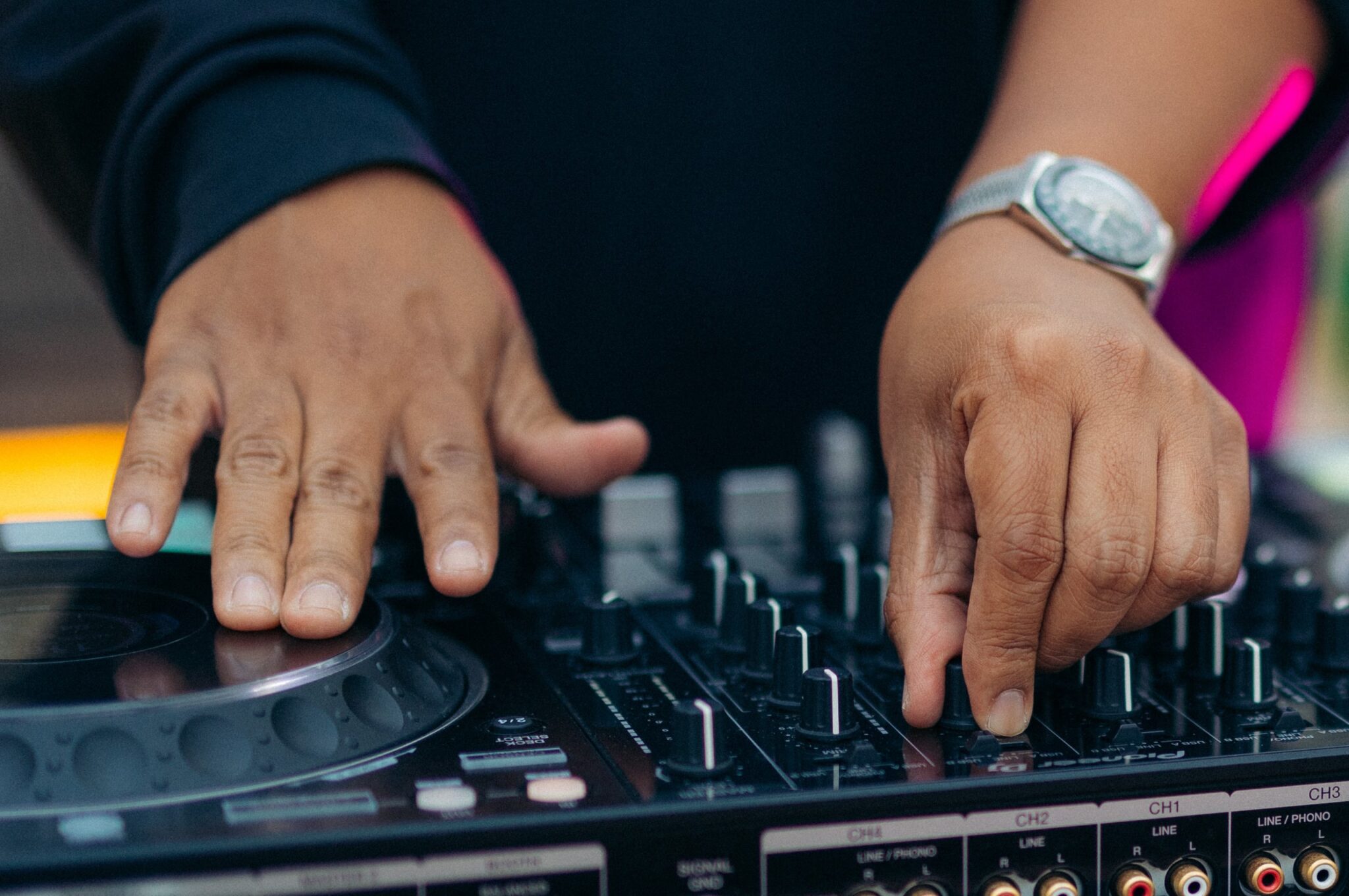 Sunday Daytime - Live Entertainment - ʻAlohilani